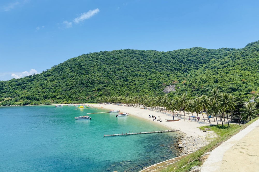 VIET KITE TRAVEL: DANANG – SON TRA PENINSULA - WONDER PARK - APEC PARK - BA NA HILLS/THAN TAI ...